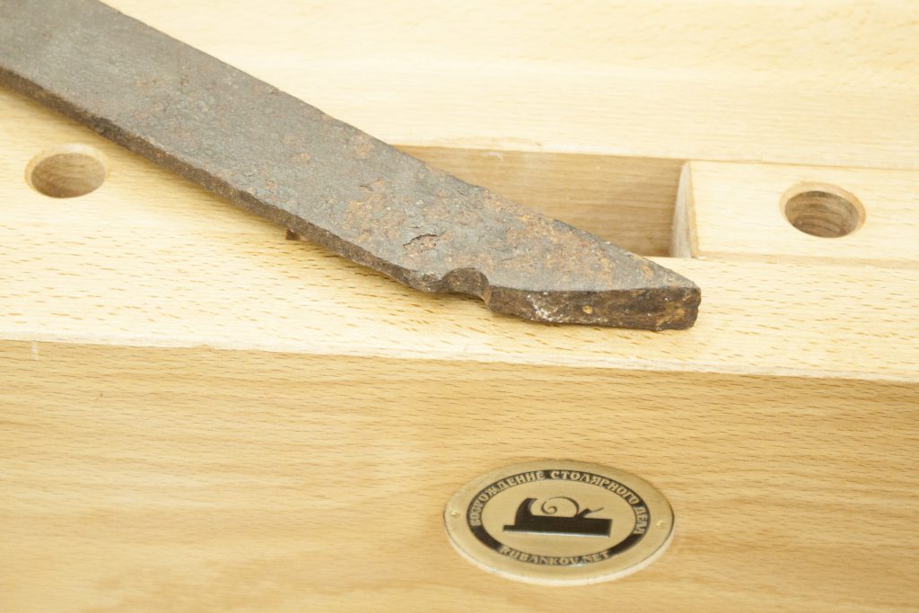 «Один» необычный плотницкий инструмент – Bisaigue - Музей Старинных ...